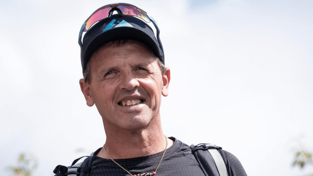 Pumori: Simone Moro rinuncia a 100 metri dalla vetta - Mountain Genius